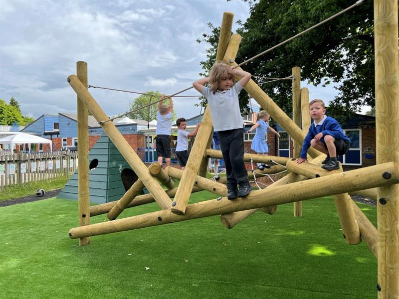 Bowfell Log Climbing Frame | Pentagon Play