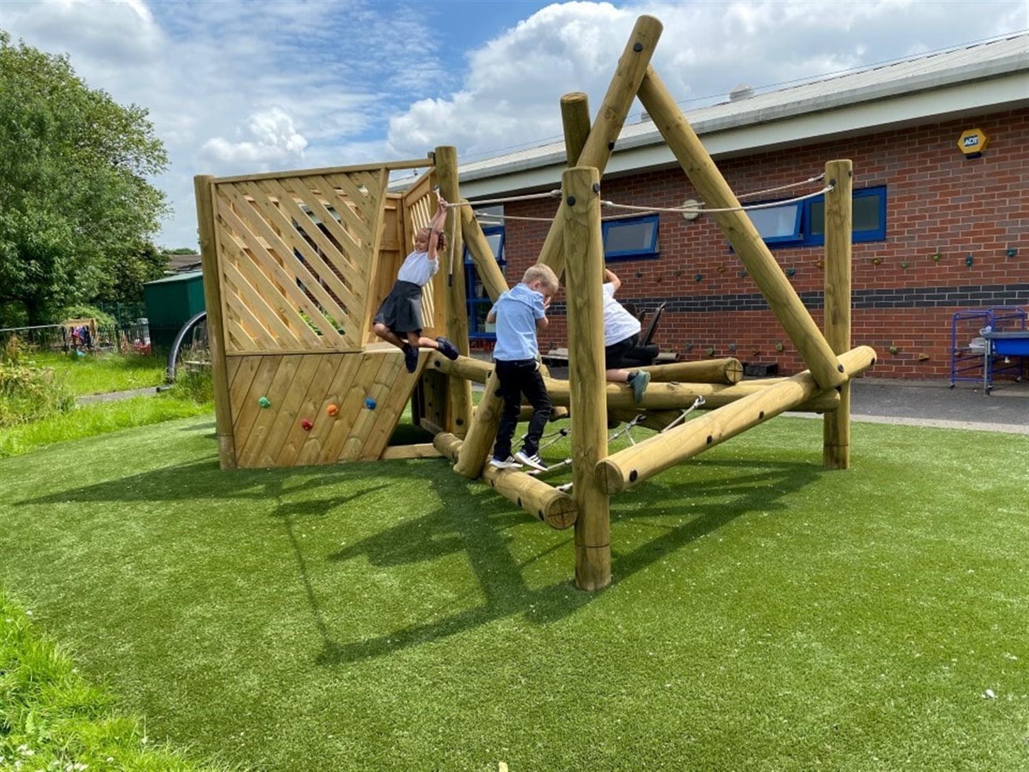 Ribble Drive's Fitness, Teamwork and Friendship Remodel! | Pentagon Play