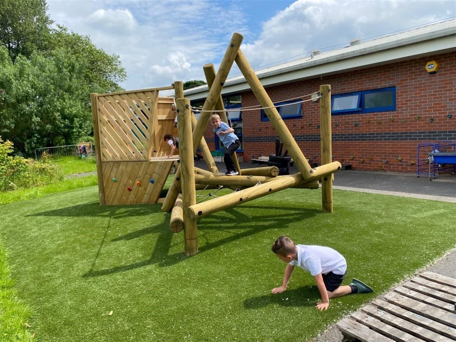 Ribble Drive's Fitness, Teamwork and Friendship Remodel! | Pentagon Play