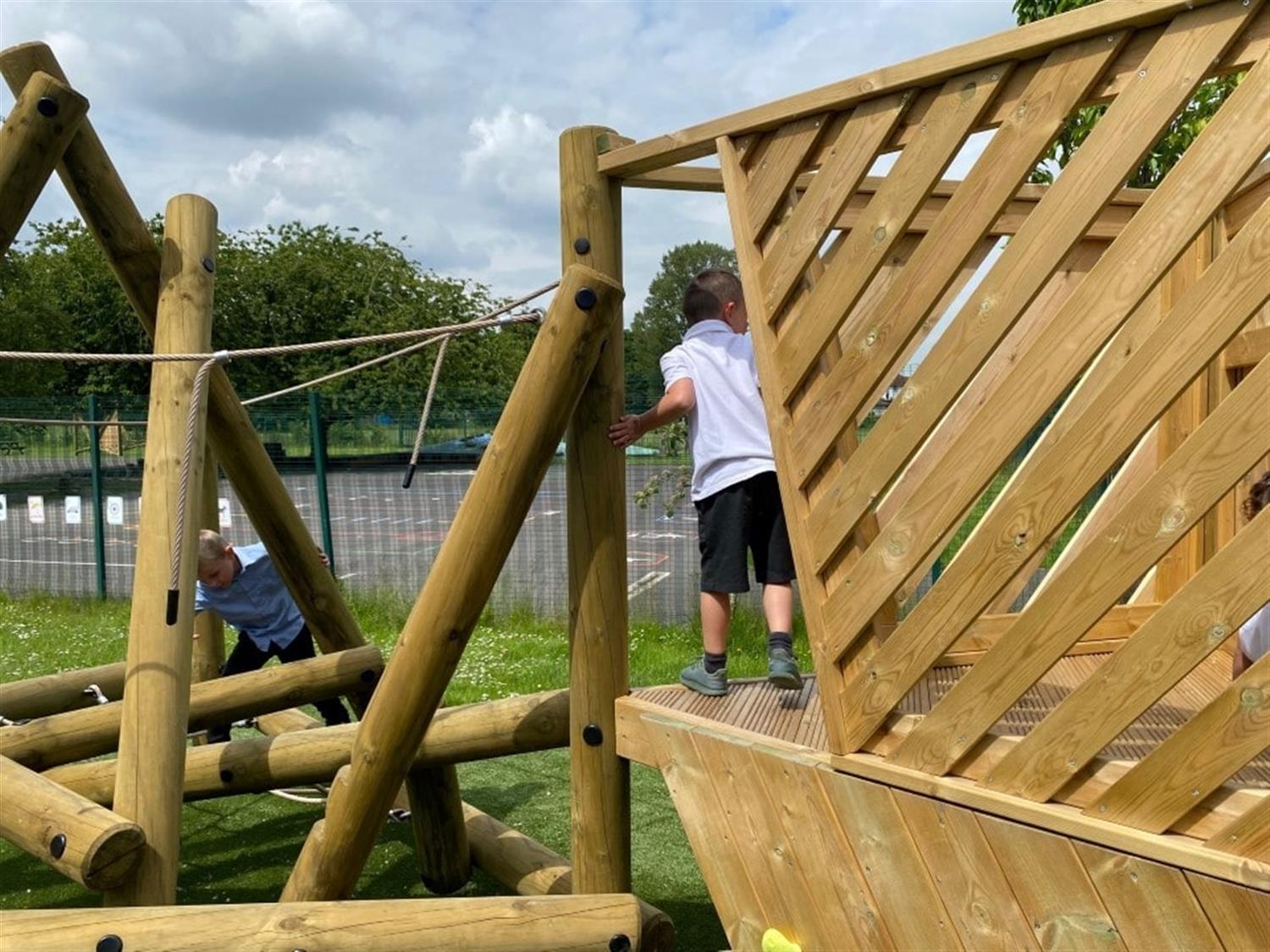 Ribble Drive's Fitness, Teamwork and Friendship Remodel! | Pentagon Play