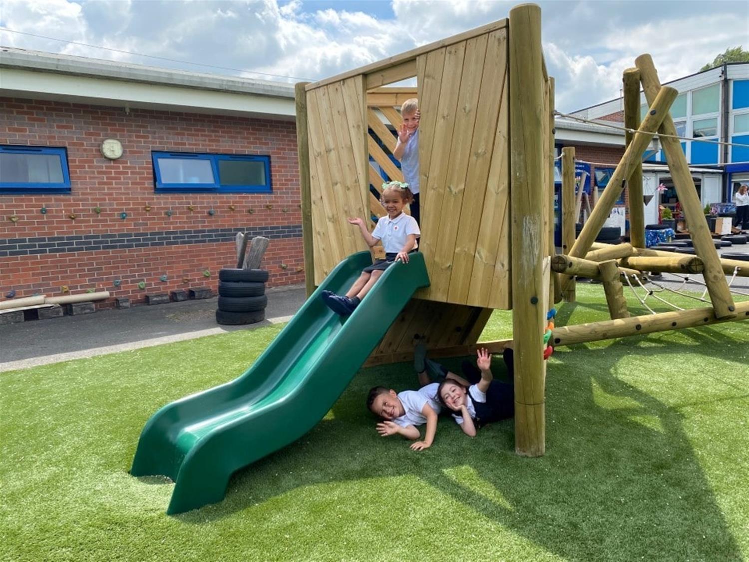 Ribble Drive's Fitness, Teamwork and Friendship Remodel! | Pentagon Play