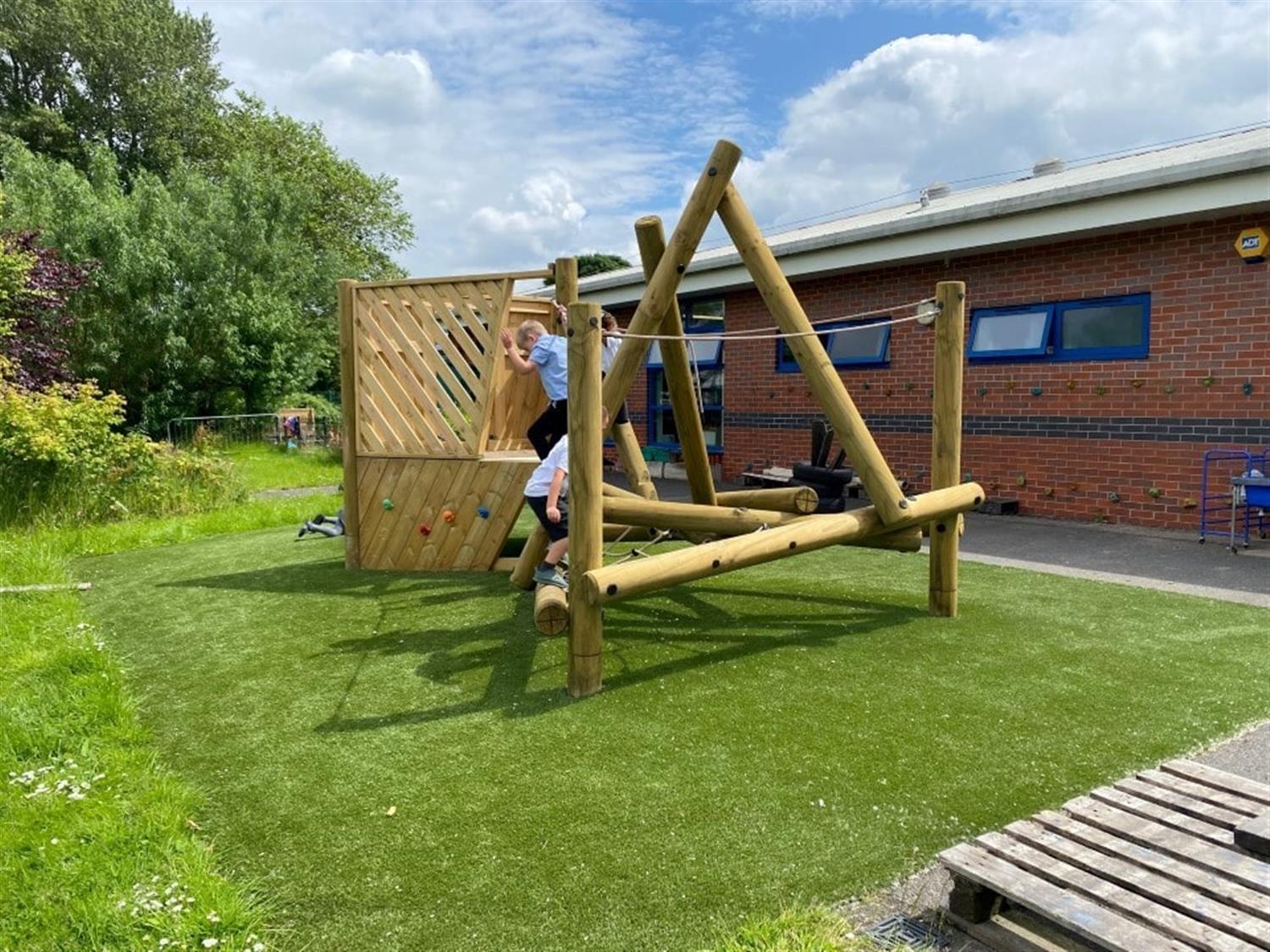 Ribble Drive's Fitness, Teamwork and Friendship Remodel! | Pentagon Play