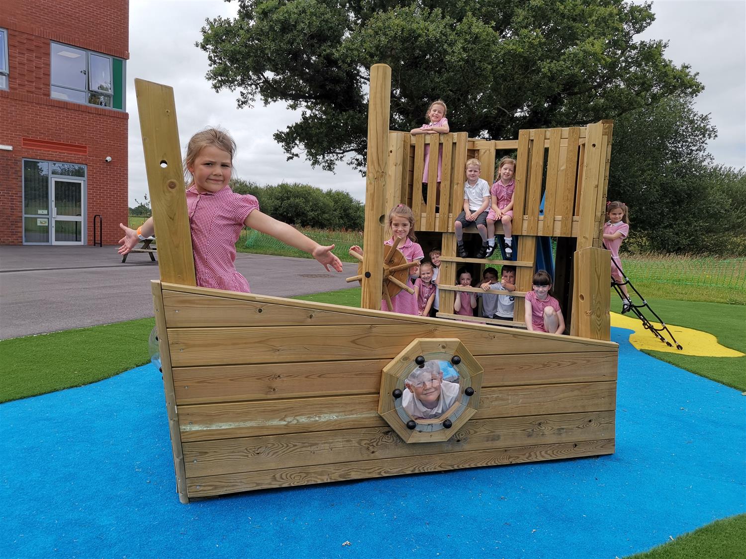 Huntington Primary School s Playground Equipment Pentagon Play Huntington Primary School s Playground Equipment Pentagon Play