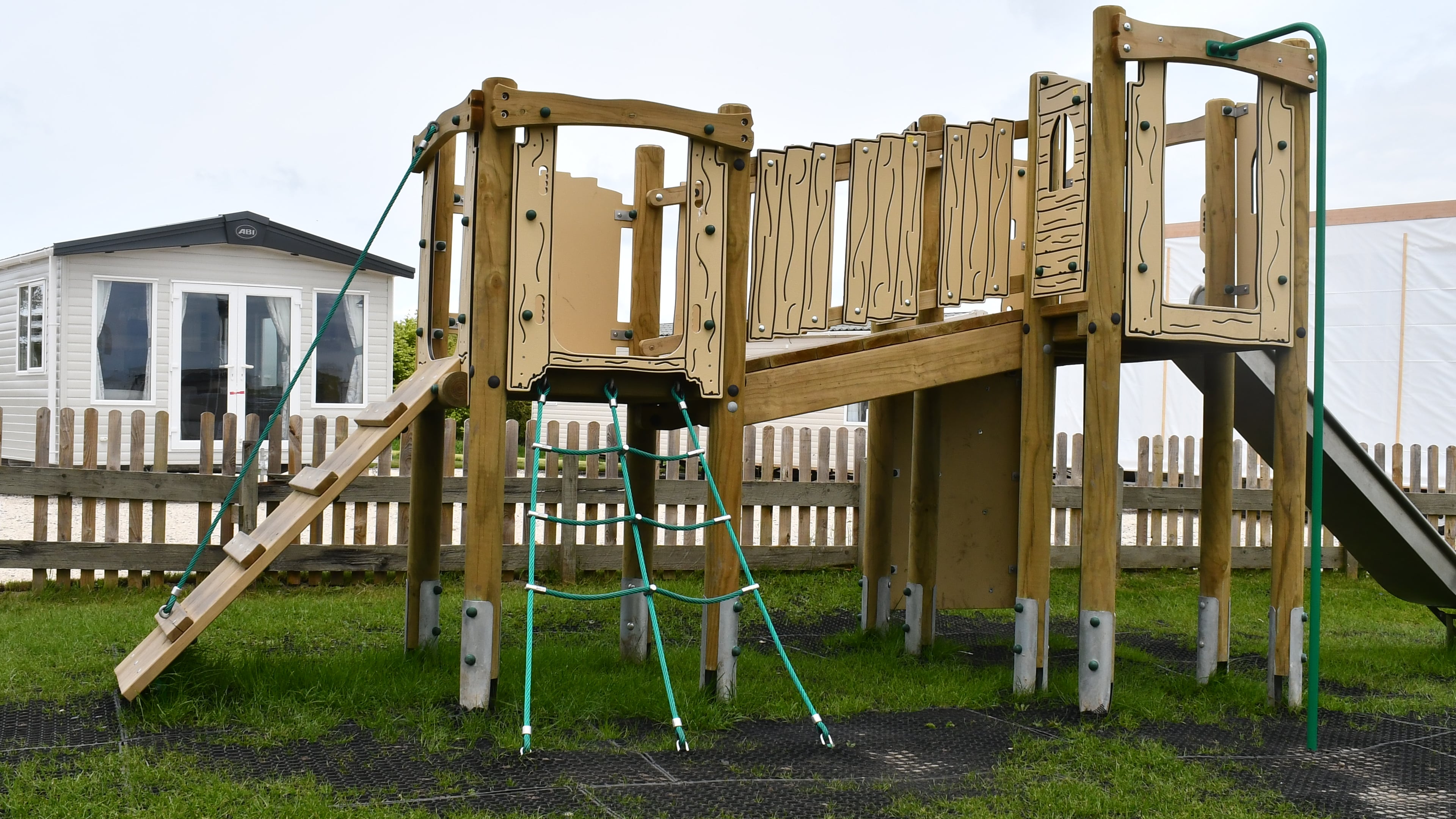 Indoor Messy Play Equipment | Pentagon Play