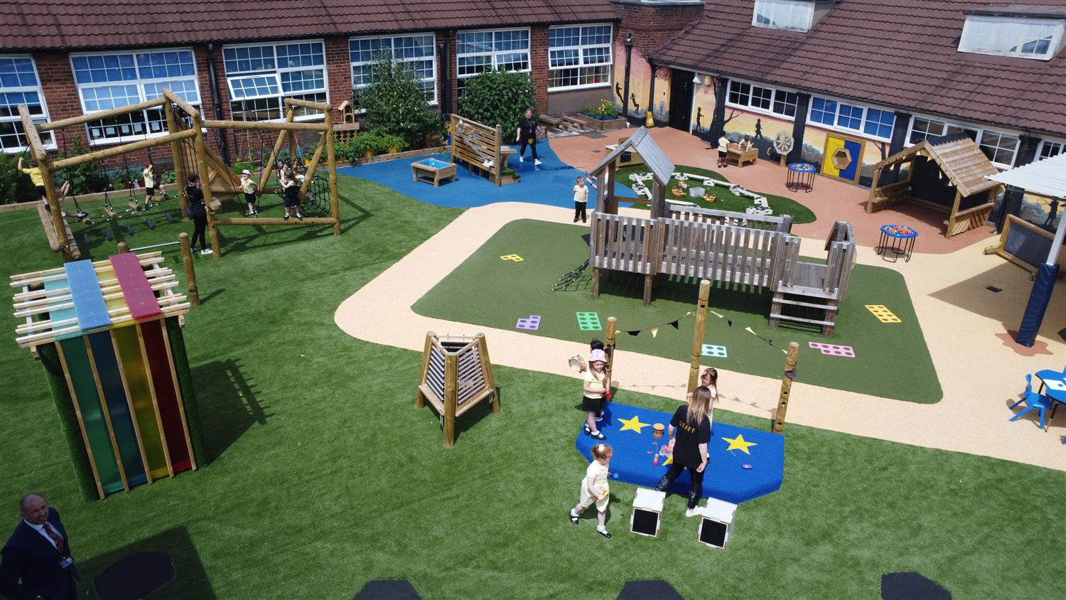 Transforming Warren Farm Primary School's EYFS Playground! | Pentagon Play