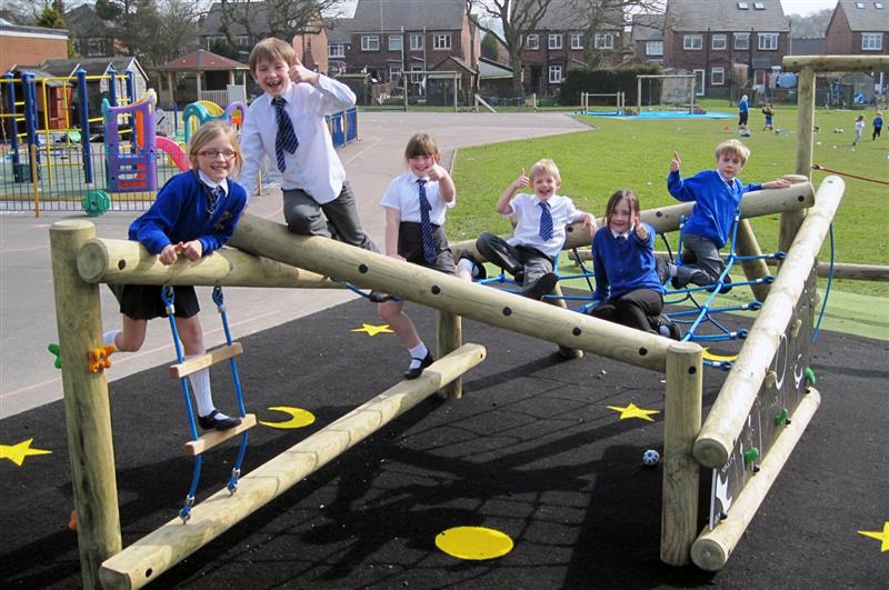 Log Labyrinth Climbing Frame | Pentagon Play